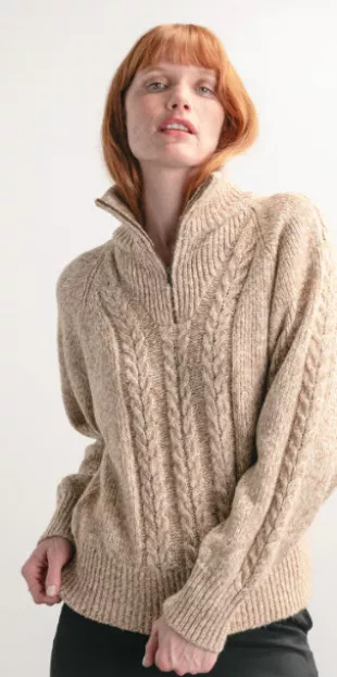 darling - Trusty Cable Knit Sweater