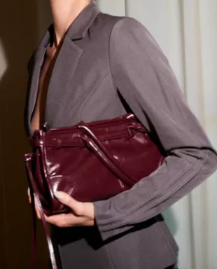 prettylittlething - Burgundy Crinkle Long Shoulder Bag