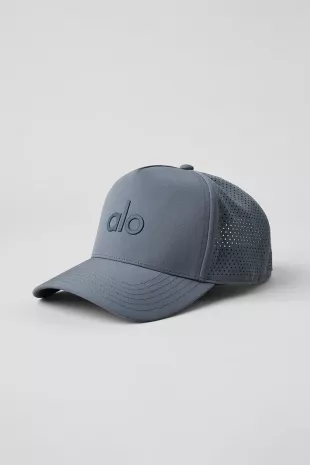 Alo Yoga - Performance District Trucker Hat Steel Grey