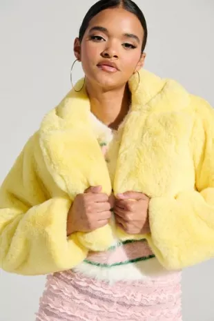 akira - Poppy Cropped Fur Coat in Yellow