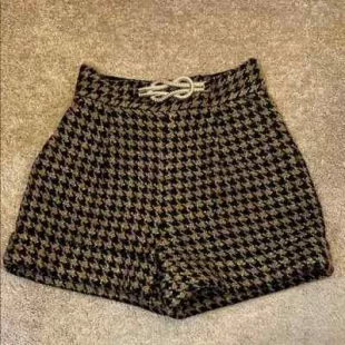 River Island - Ladies High Waisted Houndstooth Tweed Short