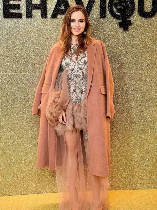 Suki Waterhouse Peach Coat
