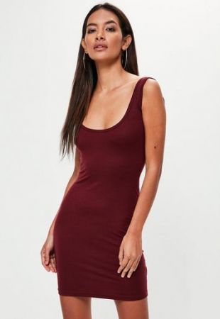 Missguided - Robe moulante bordeaux à col carré