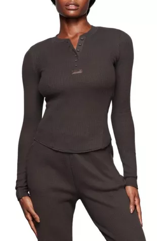 skims - Winter Long Sleeve Waffle Henley Top