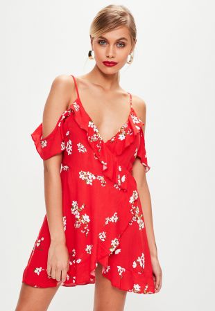 Missguided - Robe vintage rouge épaules dénudées