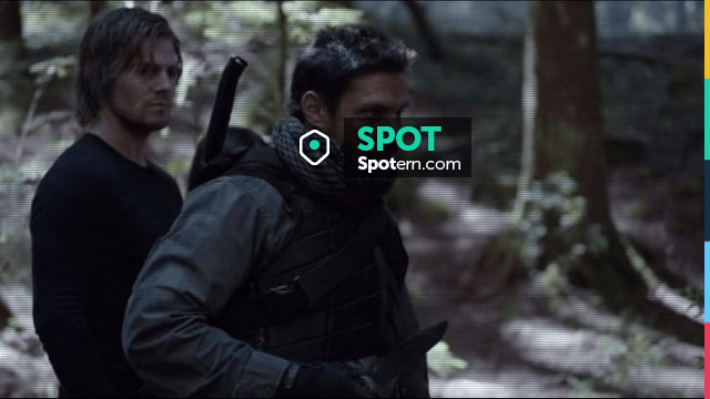 The Headgear military Slade (Manu Bennett) in Arrow | Spotern