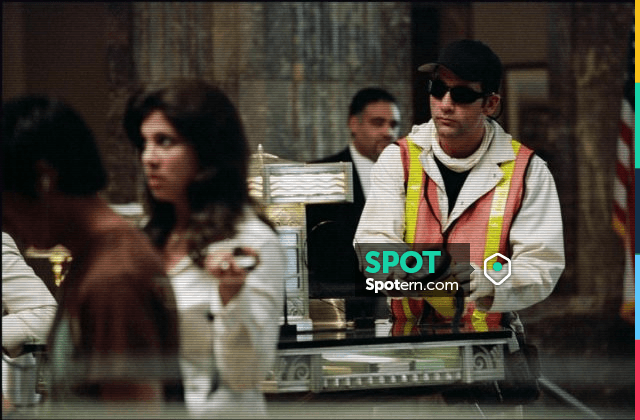 The jacket of the work of Dalton Russell (Clive Owen) in Inside Man ...