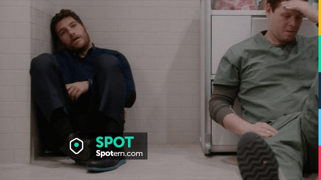 The shoe is a blue Peter Prentice in the Mindy Project | Spotern