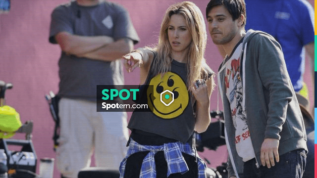 The t-shirt smiley UNIF worn by Ivy Sullivan (Gillian Zinser) in 90210 ...
