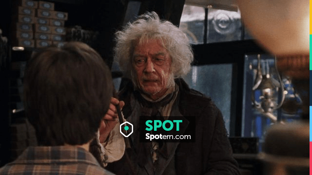 La varita mágica vendida a Harry Potter por el Sr. Ollivander (John ...