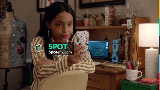 The striped shirt in satin Zara of Zoey Johnson (Yara Shahidi) in Grown ...
