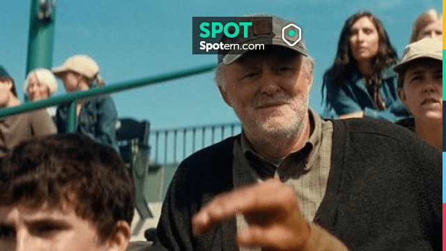 The cap Carhartt Donald (John Lithgow) in Interstellar | Spotern