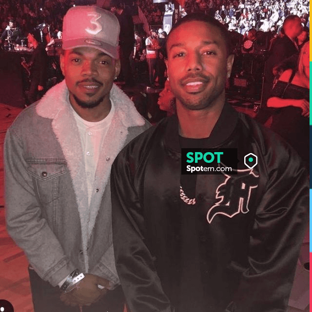 Le bomber noir en satin porté par Michael B. Jordan pour une avant ...