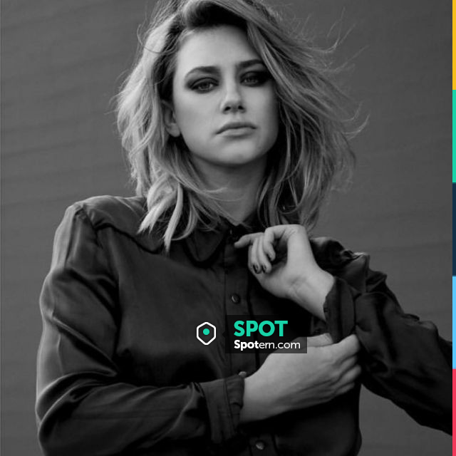 La camisa "estilo bombardero" usada por Lili Reinhart durante una ...