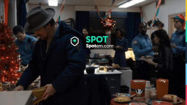 The patch of the police Hawkins, Jim Hopper (David Harbour) in Stranger ...