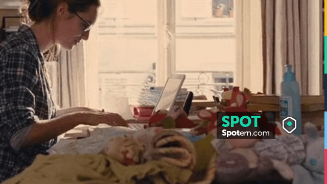 La loción Mixa Bébé de Barbara Dray / Babs (Louise Bourgoin) en la ...