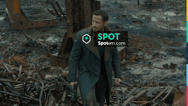 The waterproof collar-convertible agent K (Ryan Gosling) in Blade ...