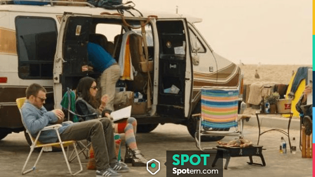 The boots metallic Dr. Martens Mallory (Aubrey Plaza) in How to Seduce ...