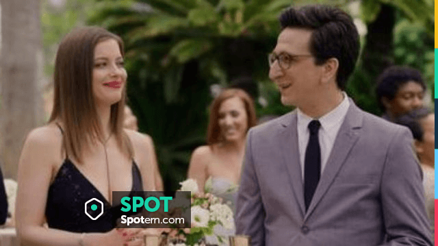 The dress of Mickey Dobbs (Gillian Jacobs) in Love S03E07 | Spotern
