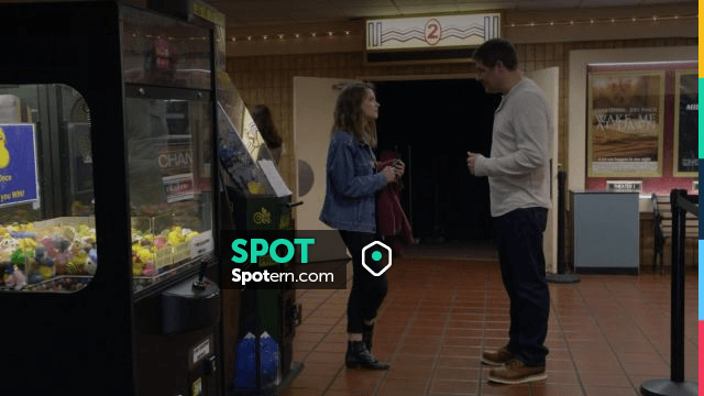 The black jeans worn by Mickey Dobbs (Gillian Jacobs ) in Love S02E05 ...