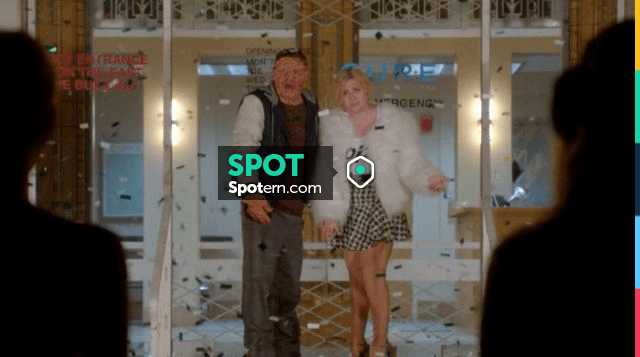 The crop top "Dope" Libby Putney / Chanel #5 (Abigail Breslin) in Scream Queens | Spotern