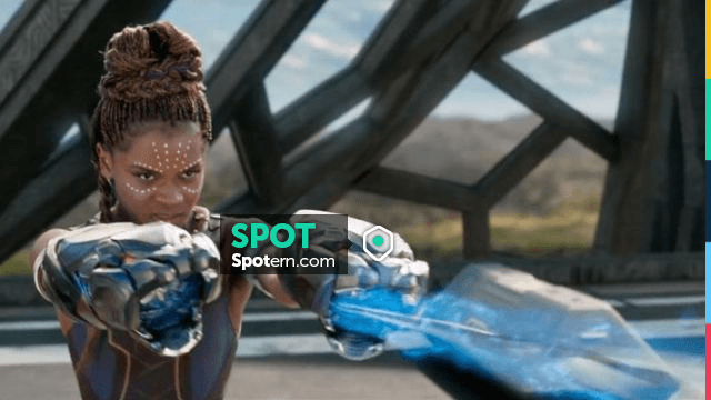 Shuri's (Le­ti­tia Wright) Vibranium gauntlets as seen in Black Pan ...