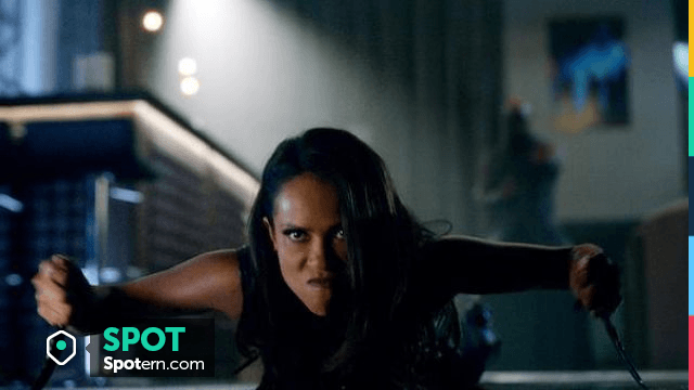 Mazikeen (Lesley-Ann Brandt) lames réplique comme on le voit dans ...