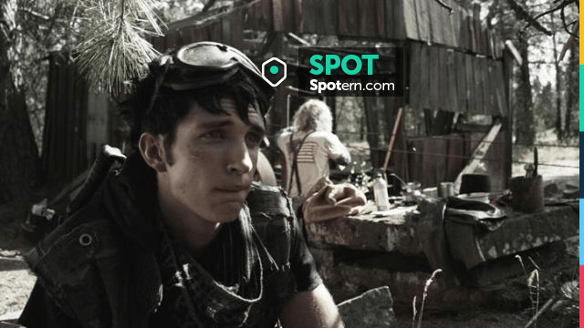 The mask of protection 10K (Nat Zang) in Z Nation | Spotern