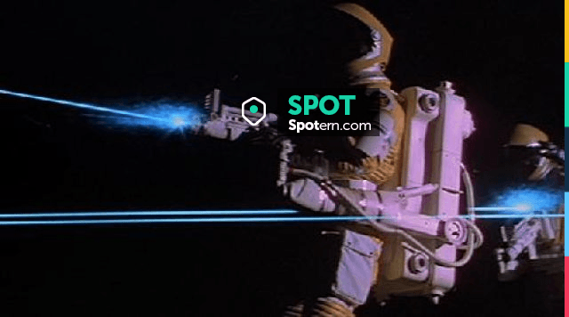 The "space gun" James Bond (Roger Moore) in Moonraker | Spotern