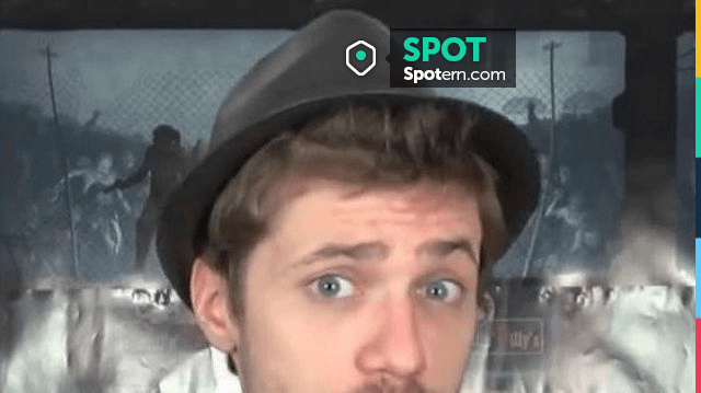 El sombrero de Mathieu Sommet en el video Linksthesun - Last dance ...