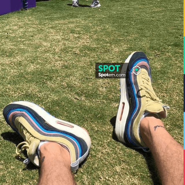 The pair of Nike x Sean Wotherspoon Air Max 97/1 Sean Wotherspoon on ...