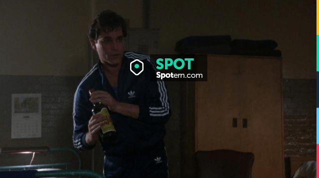 The Adidas jogging blue of Henry Hill (Ray Liotta) in Goodfellas | Spotern