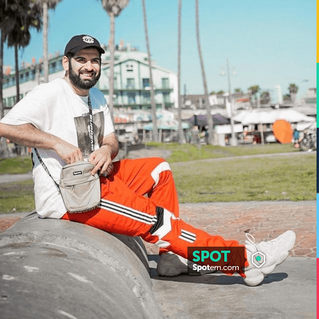 The Yeezy 500 worn by Qias Omar on Instagram | Spotern