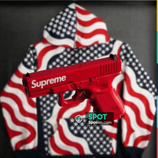 Le pull Supreme drapeau usa sur le compte Instagram de @bump_official ...