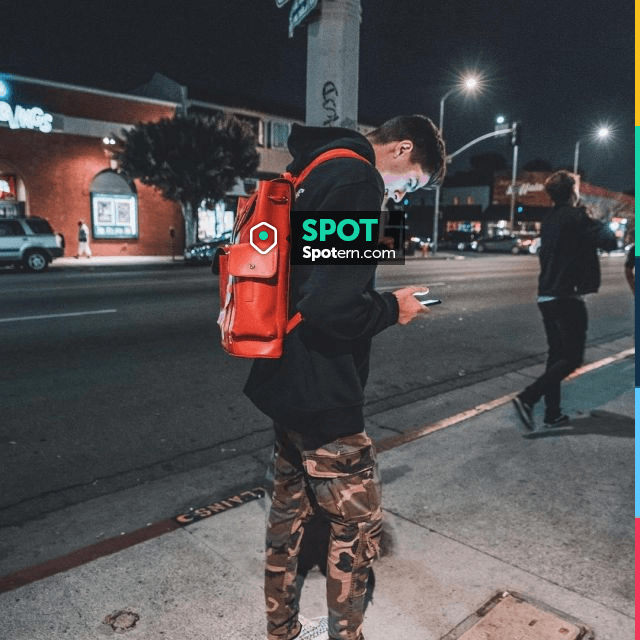 Blake Linder et son sac Louis Vuitton x Supreme sur son compte ...