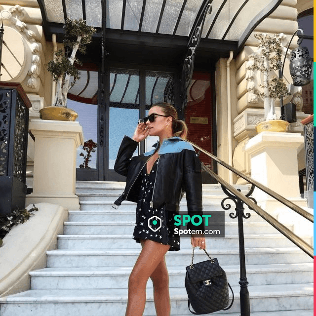 The black dress with white stars on the account Instagram @chloebbbb | Spotern