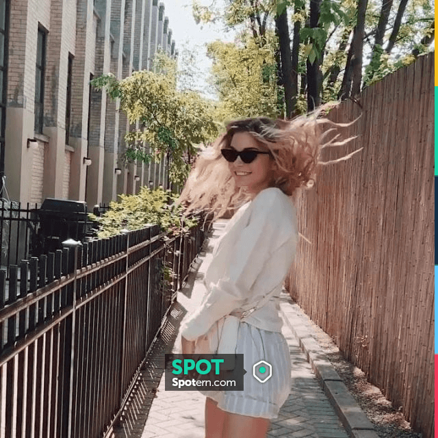 The shorts with stripes worn by Allegra Shaw on his account Instagram ...