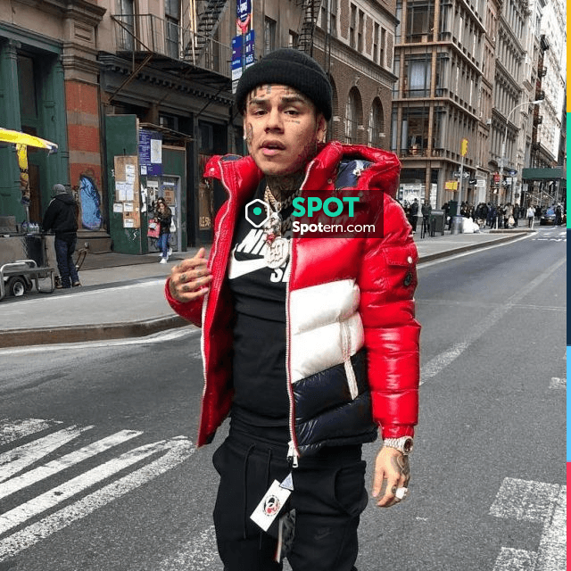 The black t-shirt Nike SB worn by 6ix9ine on his account Instagram ...