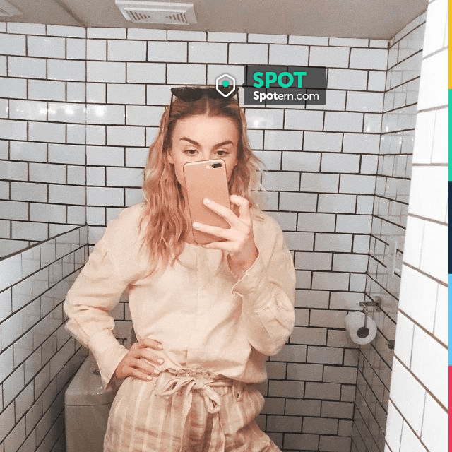 the sunglasses worn by allegra shaw seen on instagram | Spotern