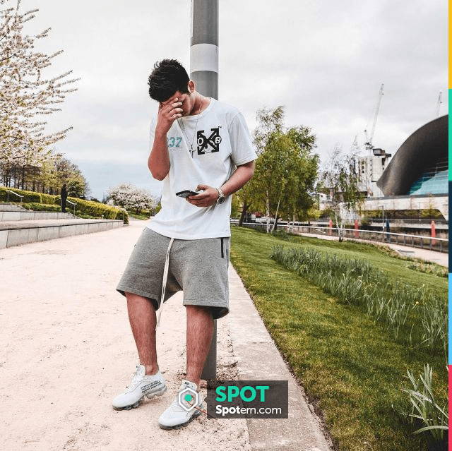 The Vapormax Off-White 2018 that bears the youtubeur and influencer Ari ...