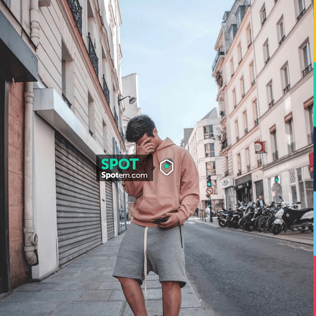 Le hoodie Supreme x Lacoste que porte le youtubeur et influenceur Ari ...