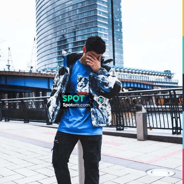 La chaqueta de plumón TNF x Supreme Baltoro que lleva el youtuber e ...