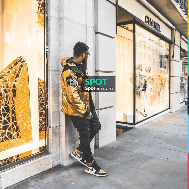 El abrigo Supreme x The North Face usado por la influencer inglesa ...