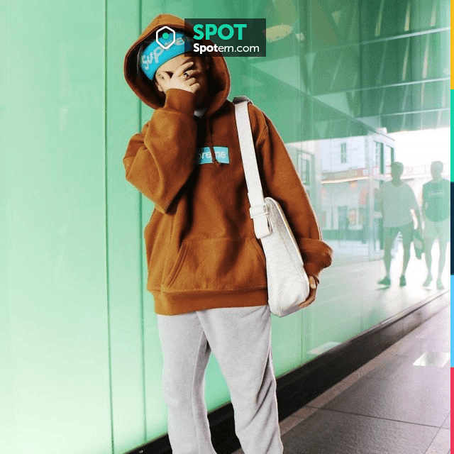 La diadema suprema turquesa que lleva la influencer The Golden Fly en ...