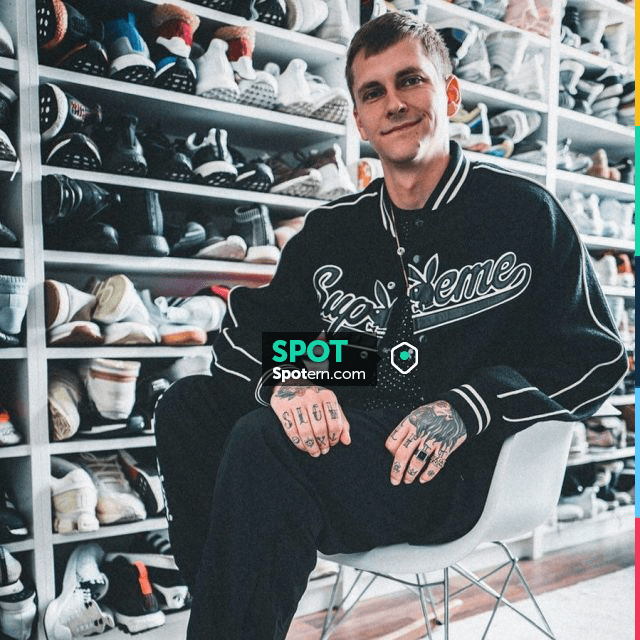 The t-shirt Supreme Playboy that is on the influencer and youtubeur ...