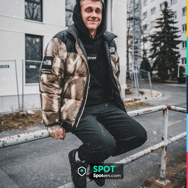 The Yeezy Powerphase black door the influencer and youtubeur Willy ...