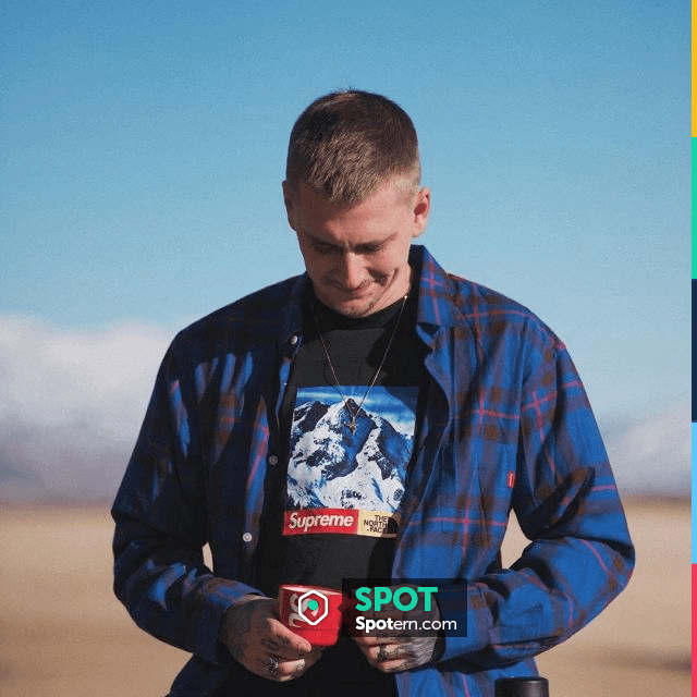 Las copas rojas Supreme que lleva el influencer y youtuber Willy ...