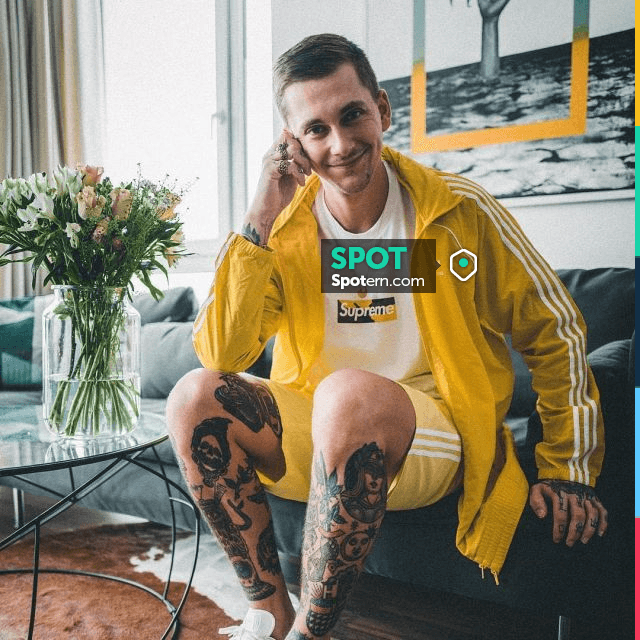 La chaqueta amarilla de Adidas Beckenbauer que lució el influencer y ...