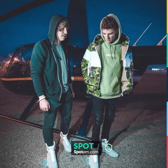 The Nike Air Mag 2016 that bears the influencer Blake Linder on his ...