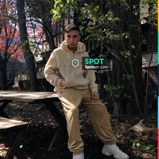 La chaqueta suprema en sherpa que lleva el influencer Robert Naftali en ...